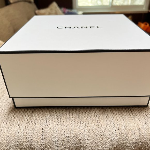 CHANEL | Accessories | Chanel White Signature Gift Box | Poshmark